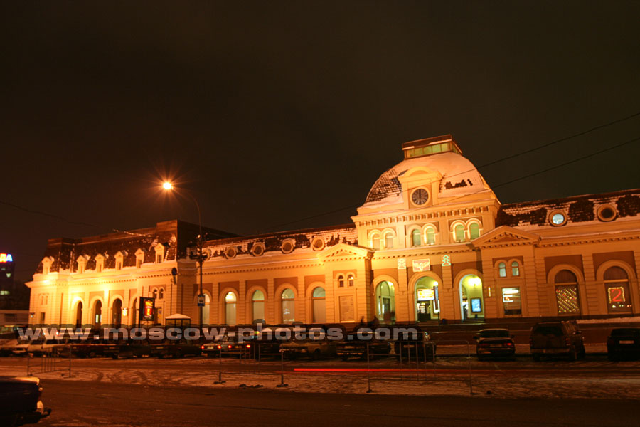 Moscow Photos - Paveletsky Railway Station - View 4 - Night Shot